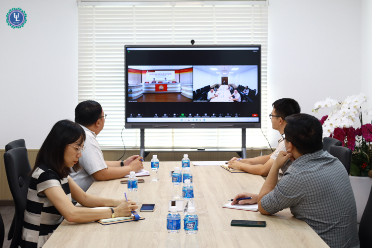 Họp trao đổi về thỏa thuận hợp tác giữa Trung tâm Thông tin - Thư viện Trường Đại học Luật TP ...